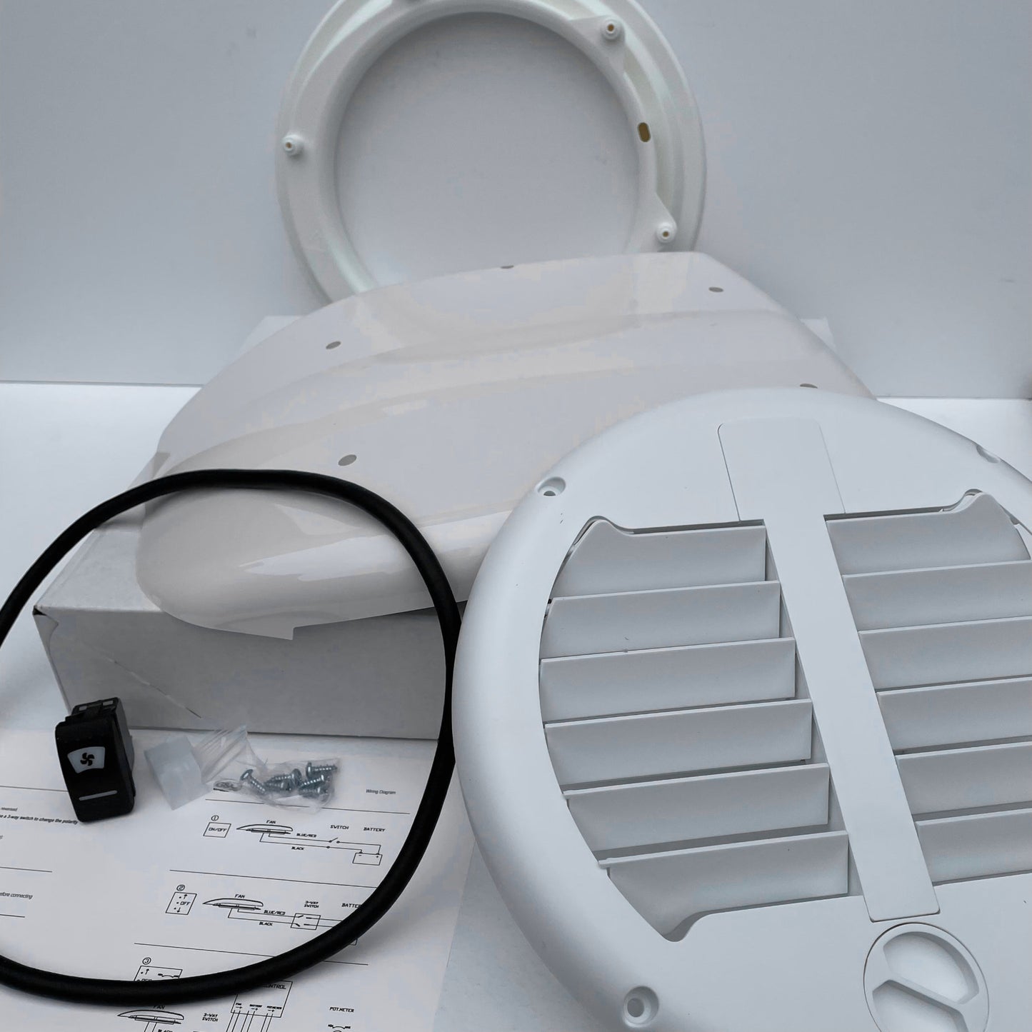 Low profile motorised van roof vent for buses and commercial vehicles ...
